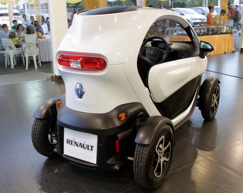 Renault Twizy ZE arrives in Malaysia, full-electric from RM72k [+Video ...