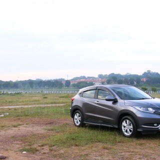 Honda HR-V now available in Ruby Red, gets 17-inch wheels [+Video ...
