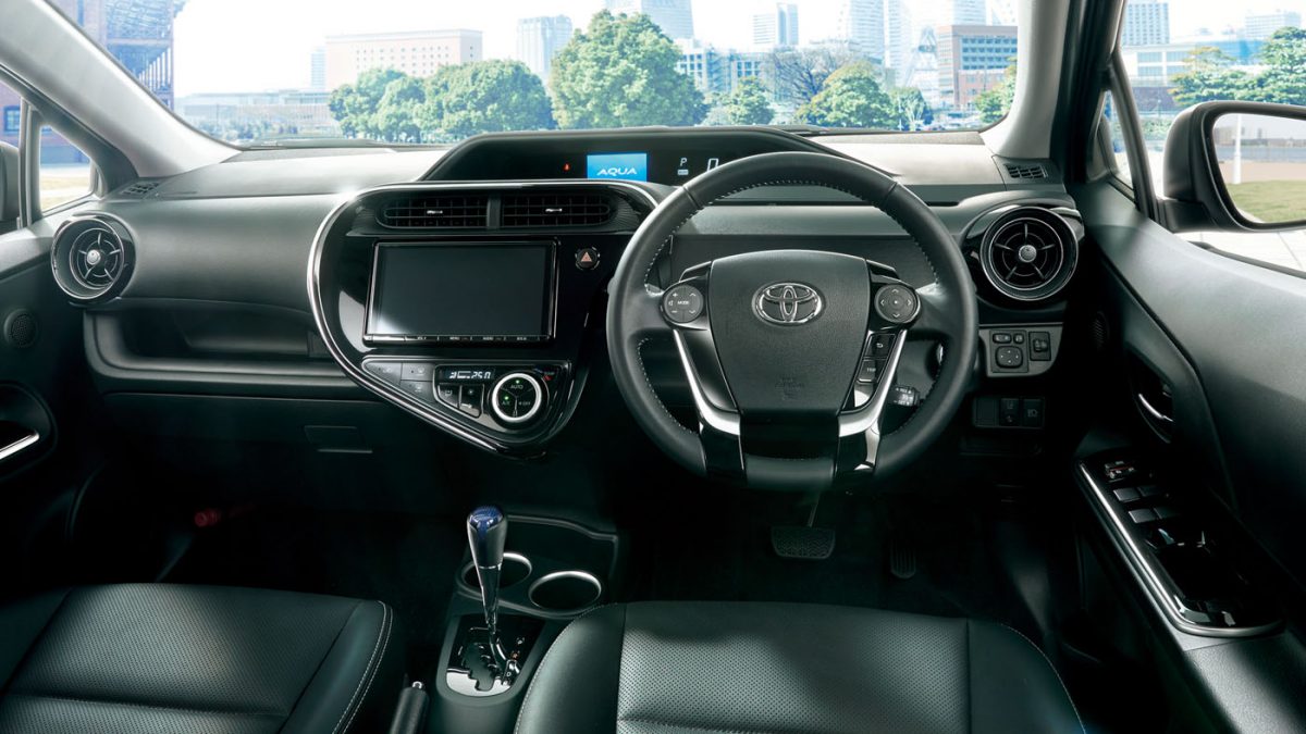 Toyota Prius C gets minor makeover, adds Crossover variant, JDM only ...