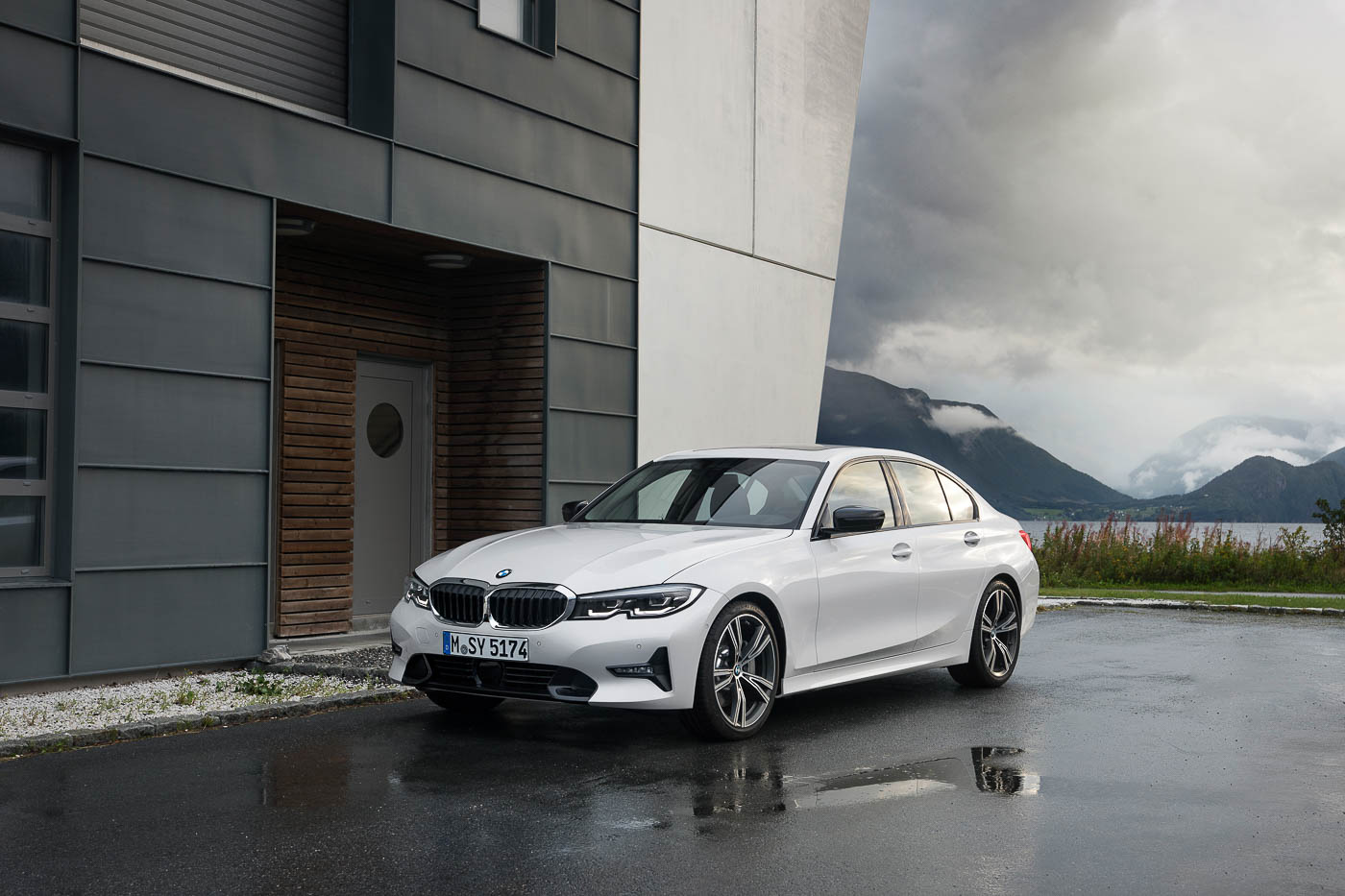 Meet the all-new BMW G20 3-series - the most aggresive design yet ...