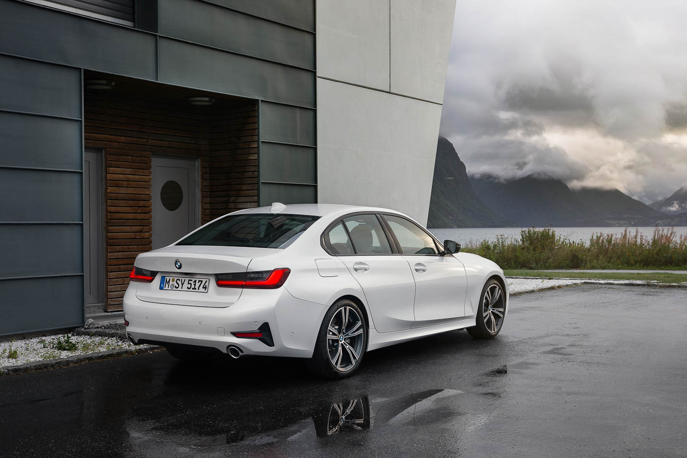 Meet the all-new BMW G20 3-series - the most aggresive design yet ...