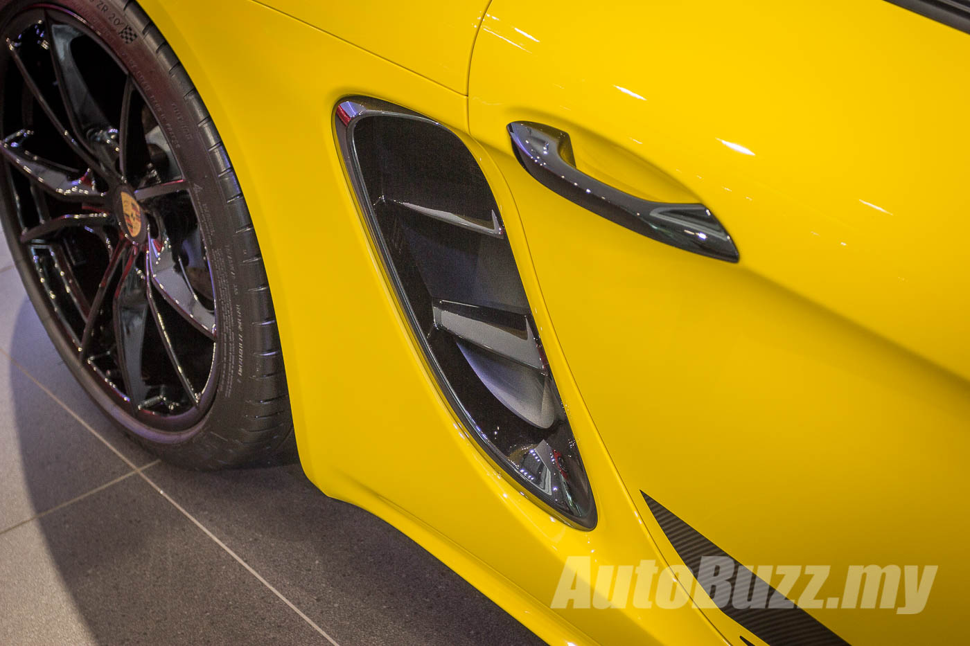 Here's a look at the limited edition Porsche 718 Cayman SportDesign ...