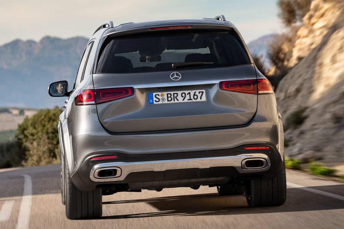 Third-row seats of the new Mercedes-Benz GLS can fit a 194 cm tall ...