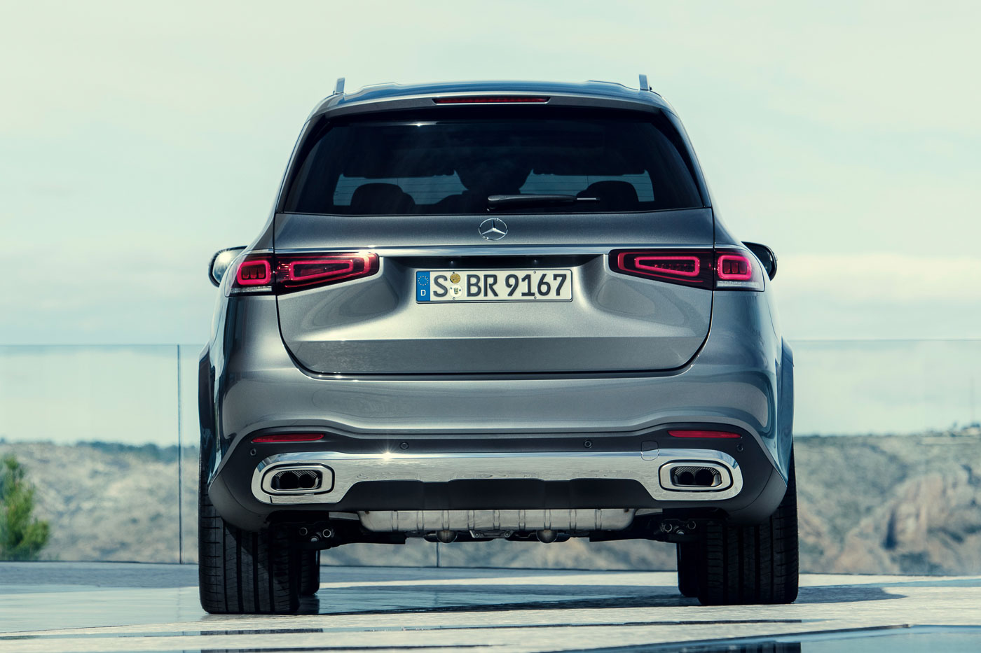 Third-row seats of the new Mercedes-Benz GLS can fit a 194 cm tall ...