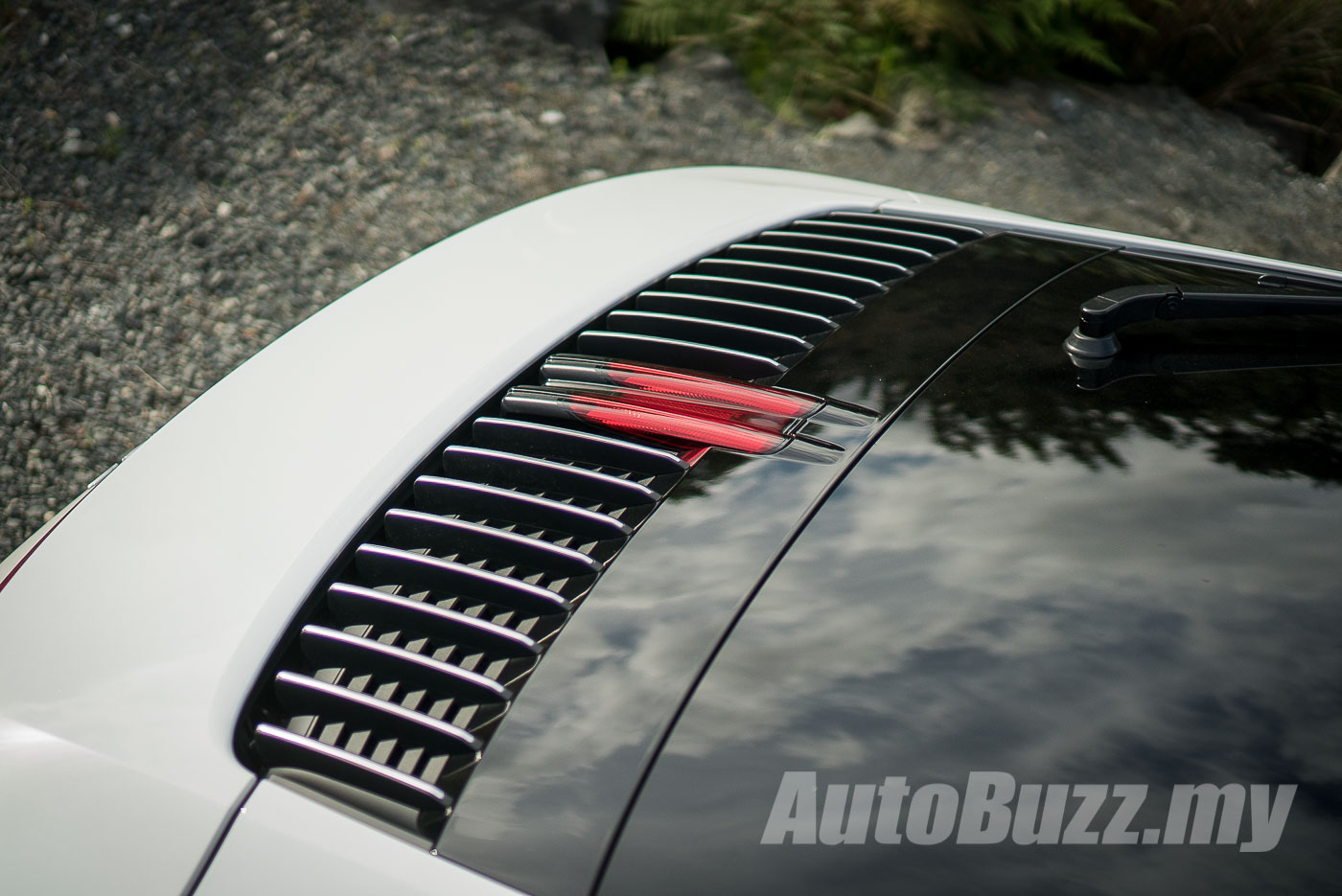 We got to be up close with the new 992 Porsche 911 in New Zealand ...