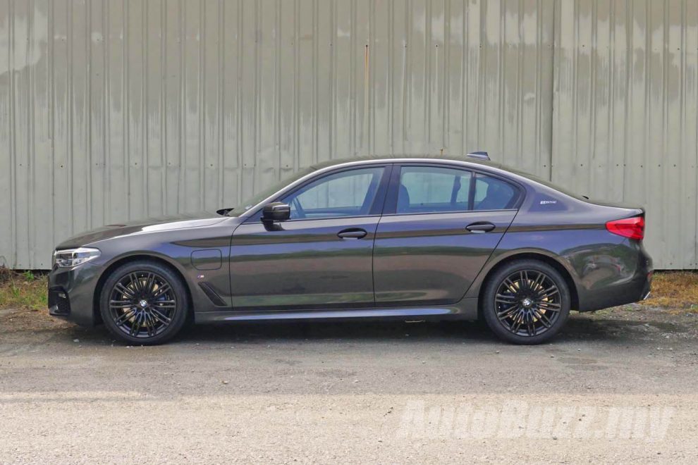 Gallery: G30 BMW 530e M Sport, dressed to impress - AutoBuzz.my