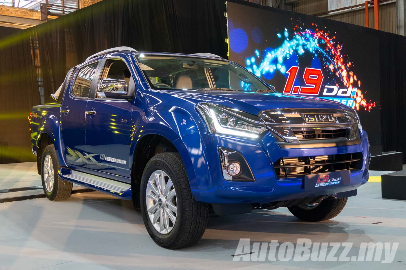 Video: 2019 facelift Isuzu D-Max 1.9L & 3.0L Ddi BluePower, 5 Things ...