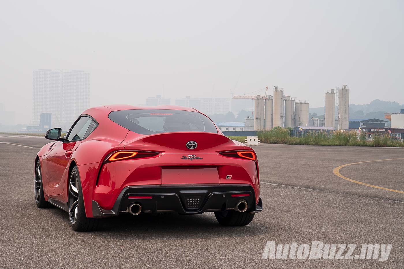 Video: 2019 A90 Toyota Supra review - AutoBuzz.my