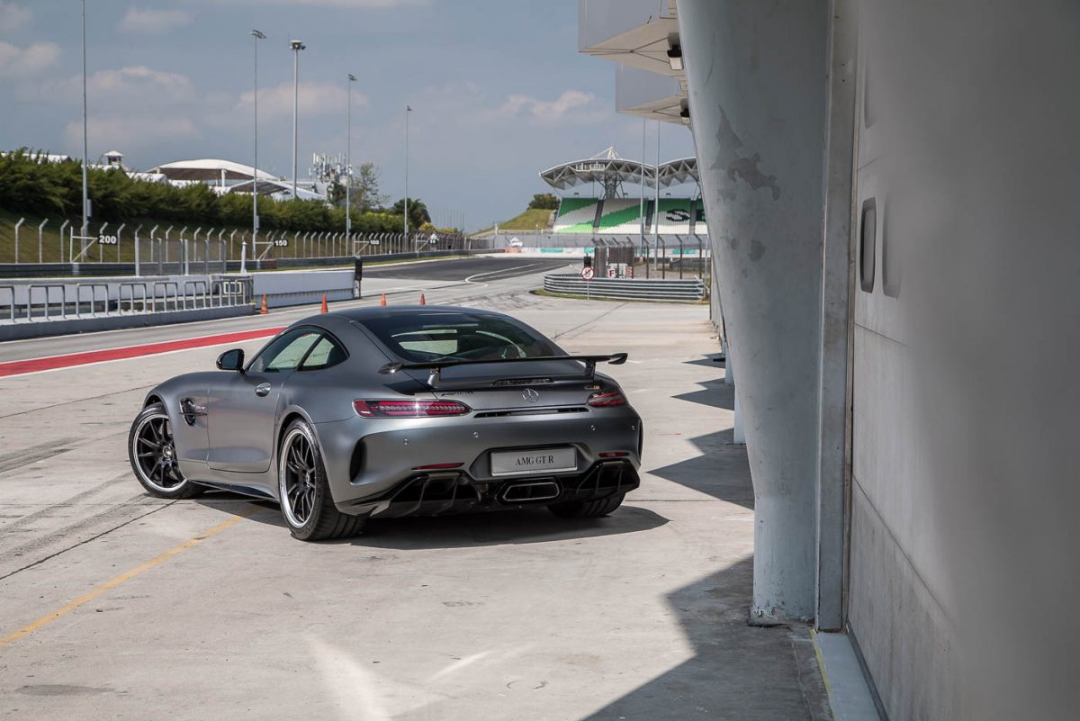 It's hard not to stop and stare at the new Mercedes-AMG GT R - AutoBuzz.my