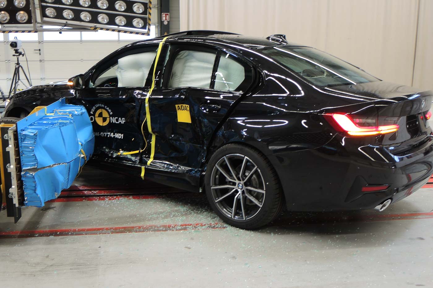 The G20 BMW 3 Series proves its safety prowess with five stars in Euro ...