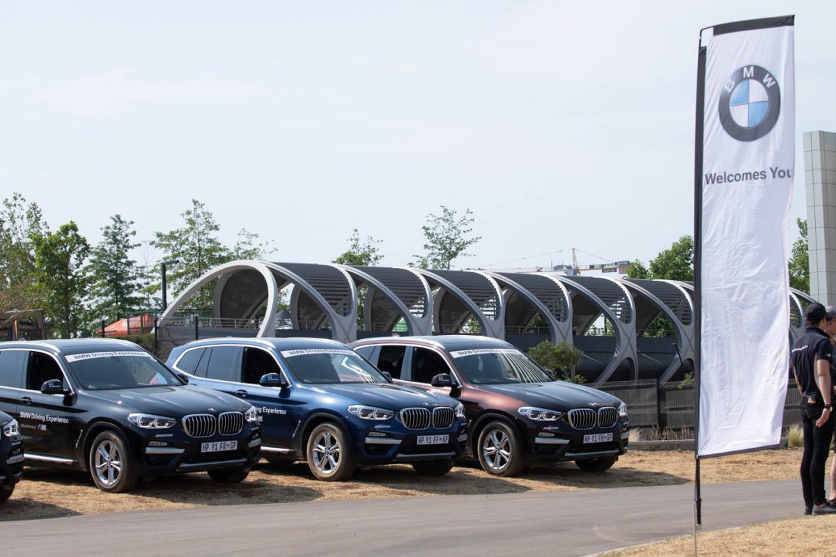 Video: Full throttle in the F97 BMW X3 M Competition around the Kyalami ...
