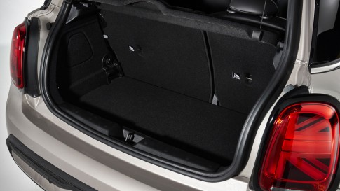 The facelifted MINI gets new adaptive dampers and infotainment system ...