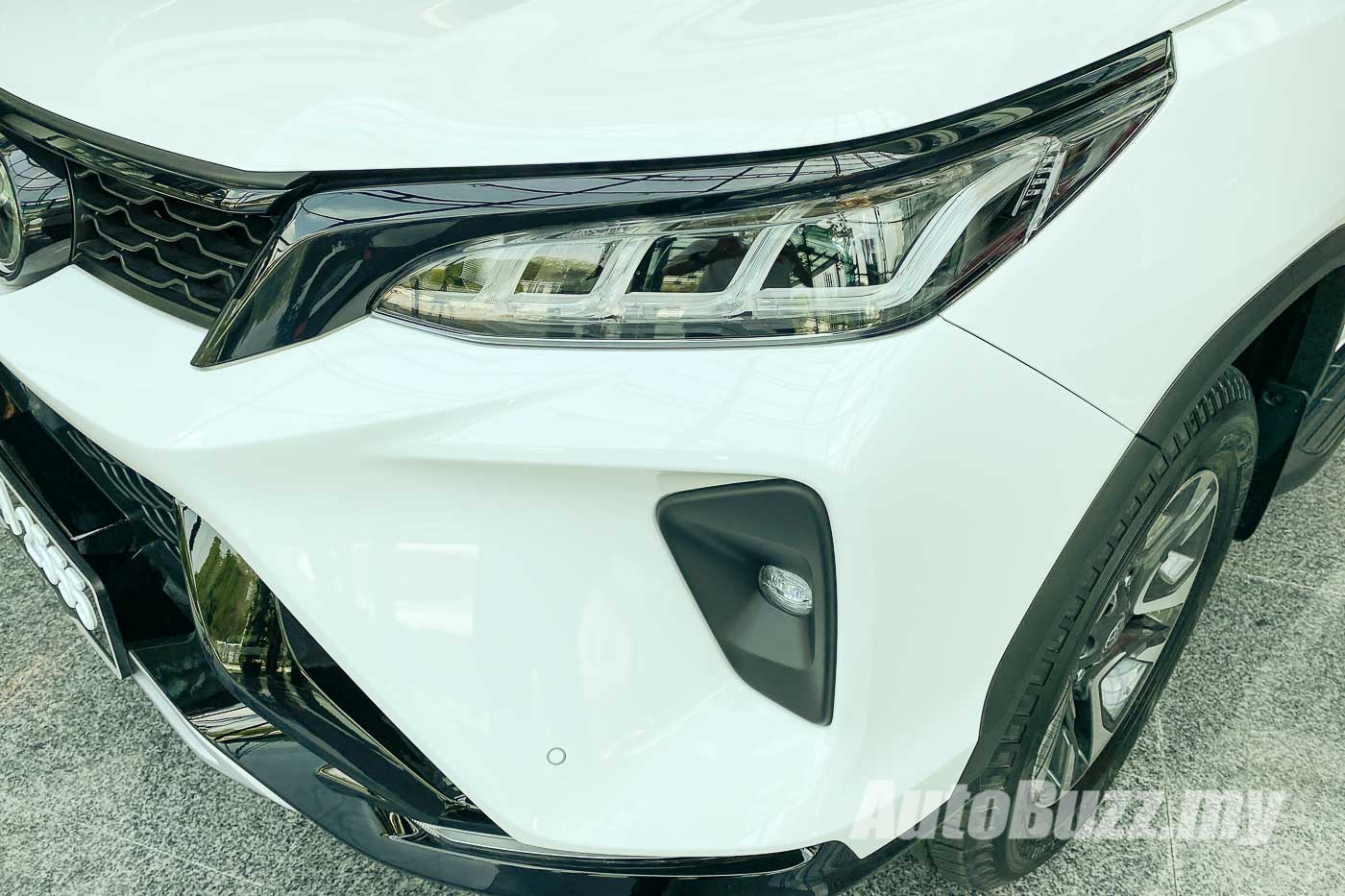 Video: Toyota Fortuner 2.8 VRZ facelift, 5 Things - AutoBuzz.my