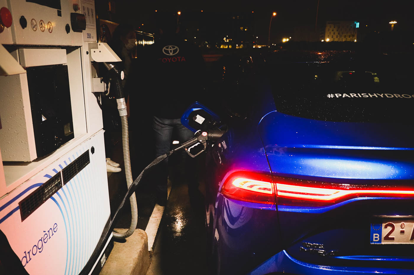 Toyota Mirai sets new world record - 1,000 km on one tank of hydrogen ...