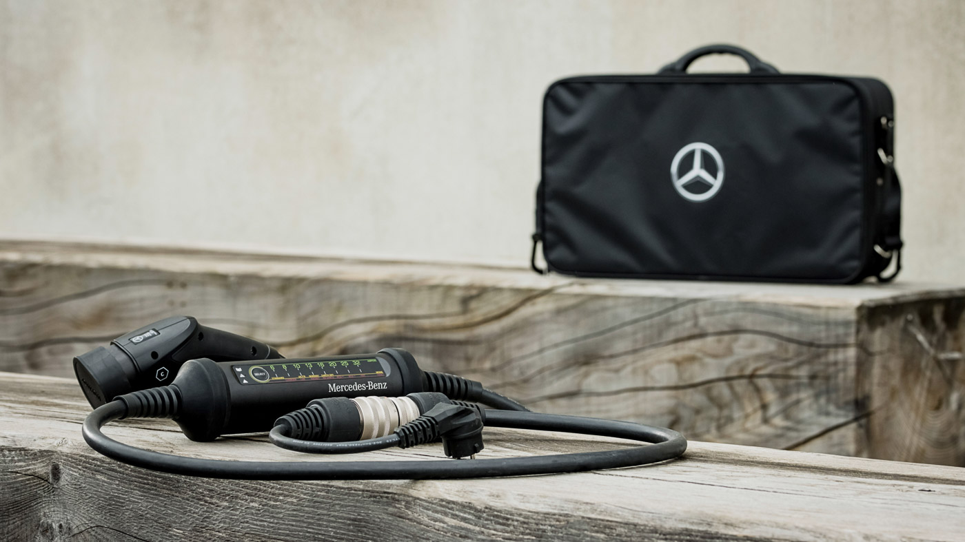 Mercedes-Benz introduces the "travel adaptors" of electric car charging ...