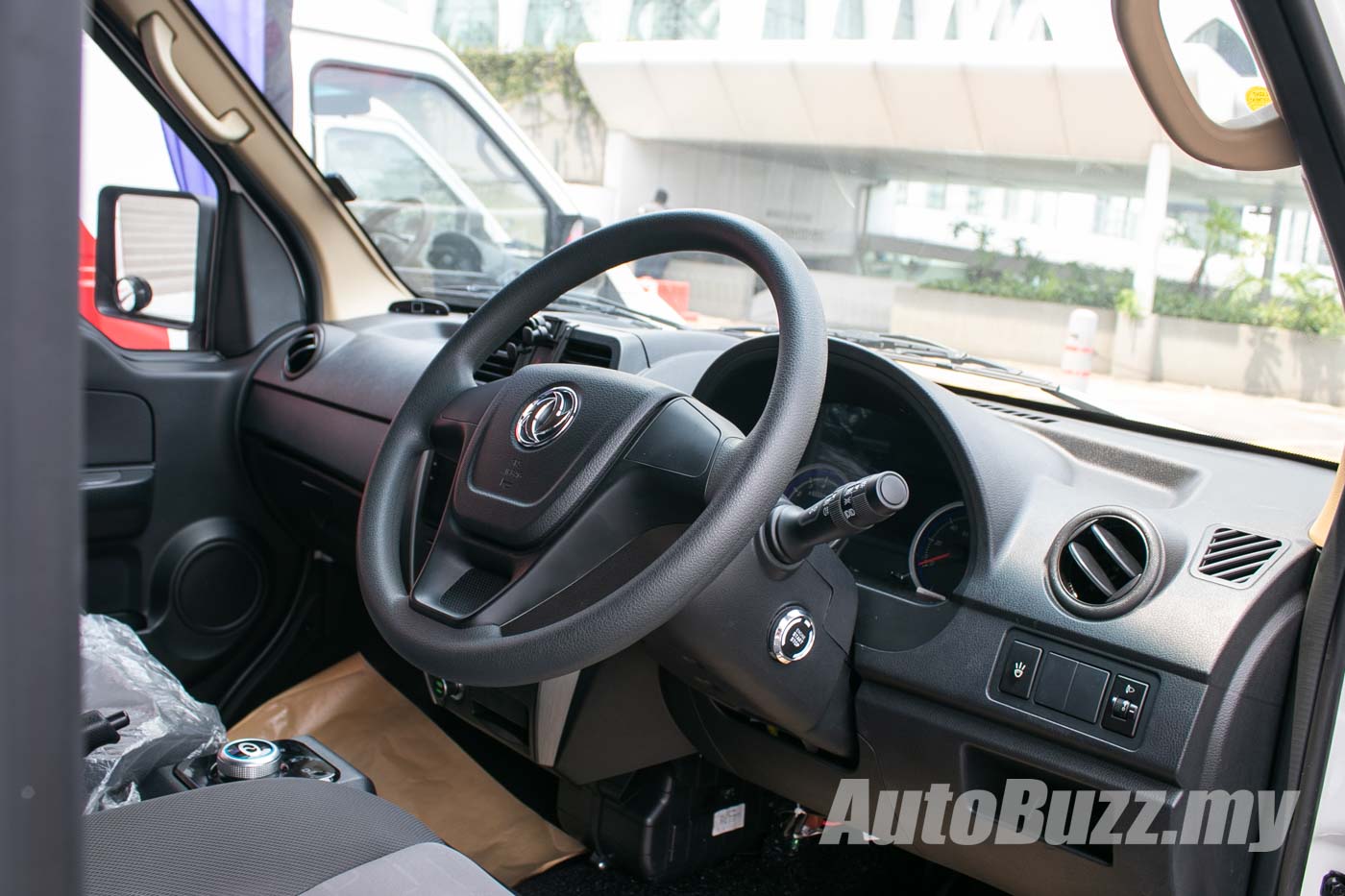 Pos Malaysia last-mile fleet to go full EV by 2030, gets 143 EV vans ...