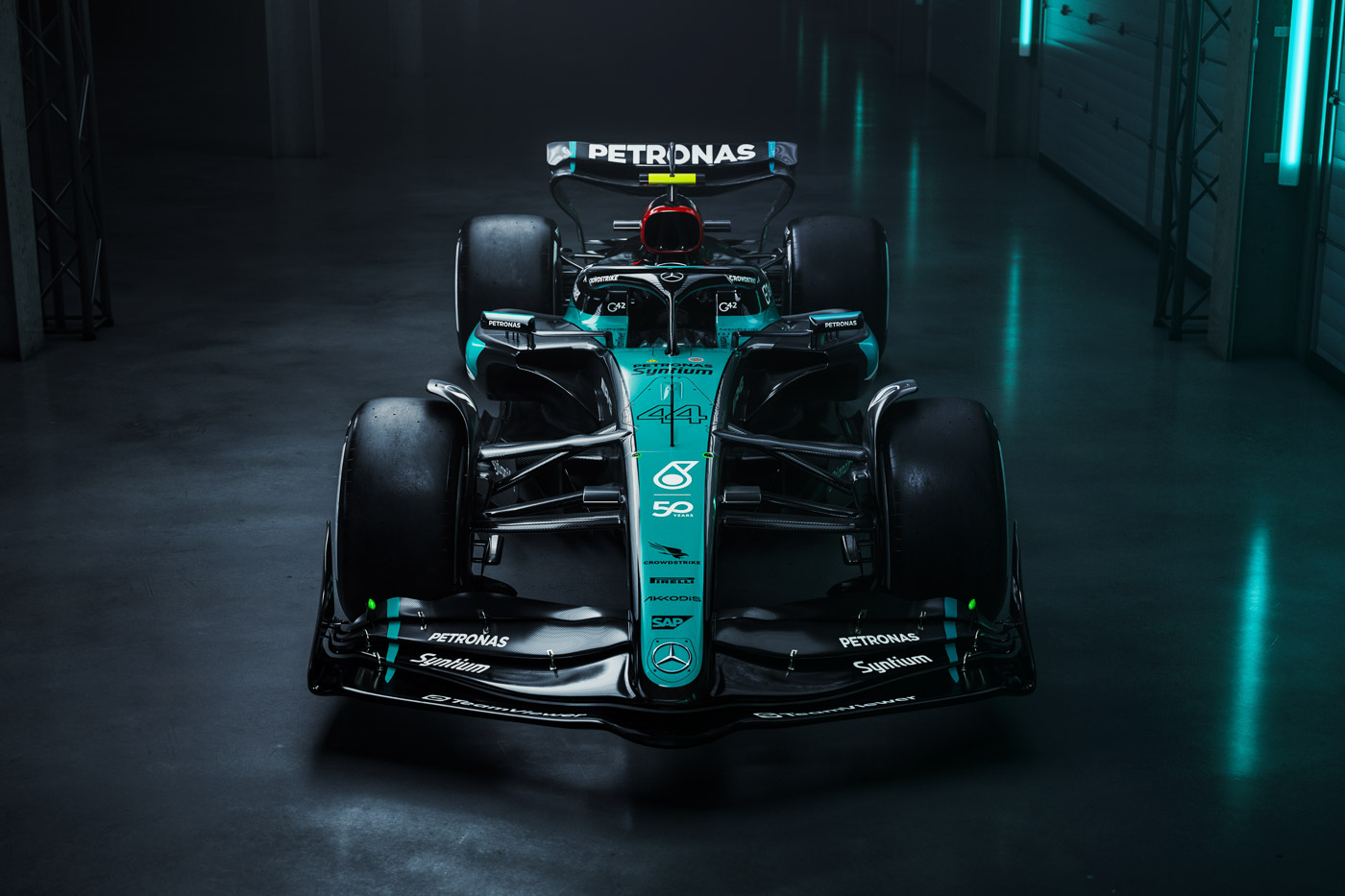 Mercedes-AMG F1 celebrates Petronas' 50th anniversary with special ...
