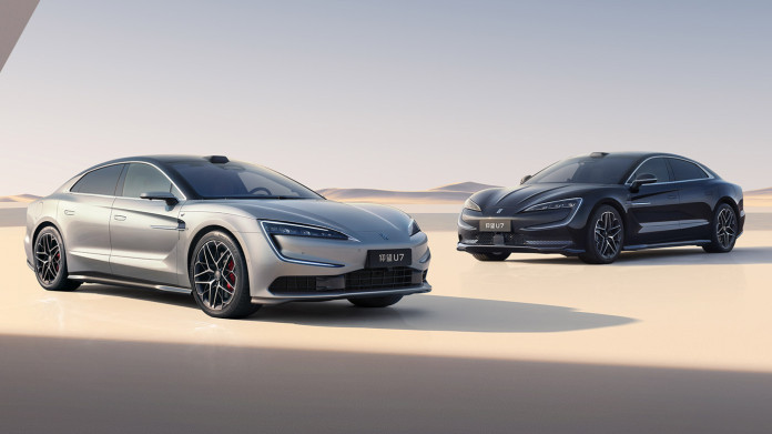 BYD's all-new Yangwang U7 is an EV/PHEV sedan with up to 1,305 hp ...
