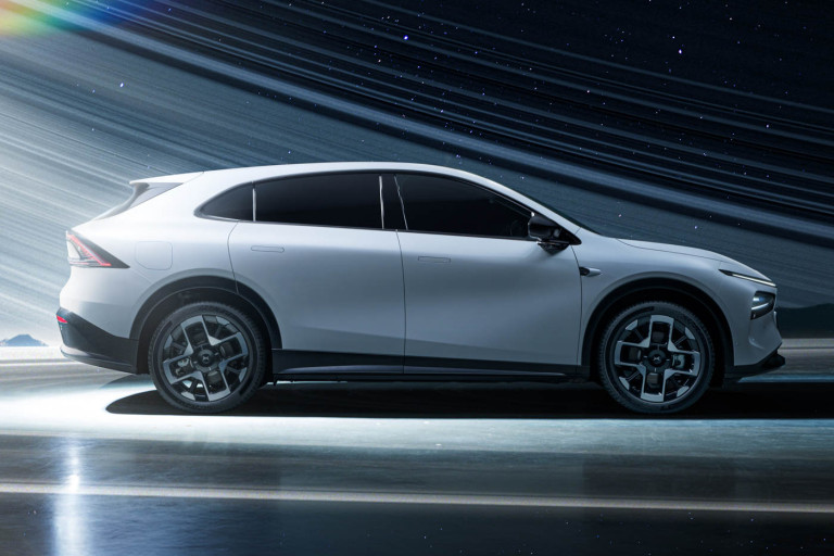 The XPeng G7 is equipped with an AI-powered ADAS that can constantly ...