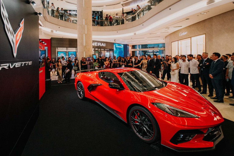 Chevrolet Corvette Stingray arrives in Singapore in world's first ...