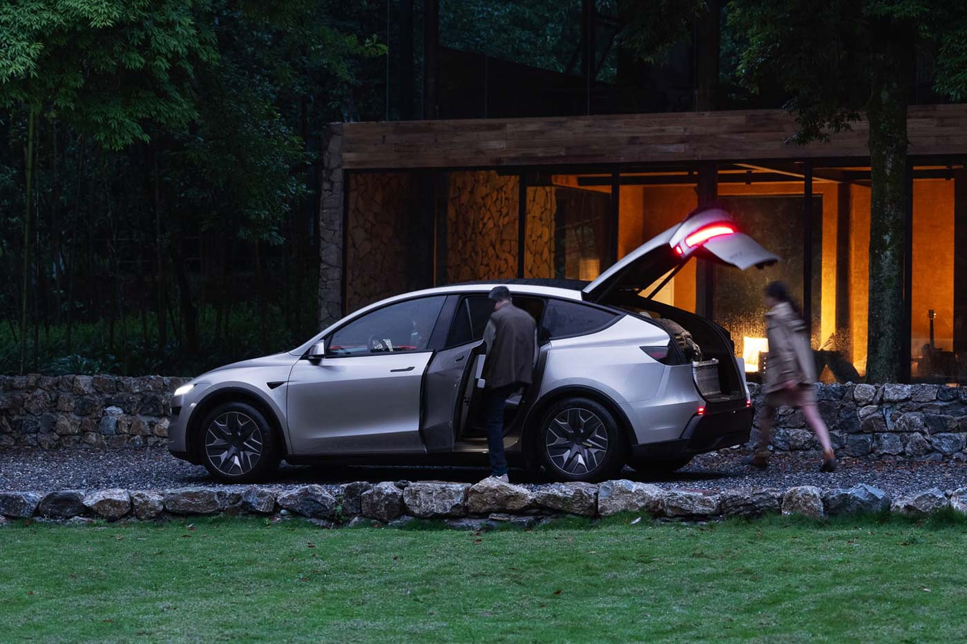 Tesla Model Y L launched in China with six actually usable seats ...