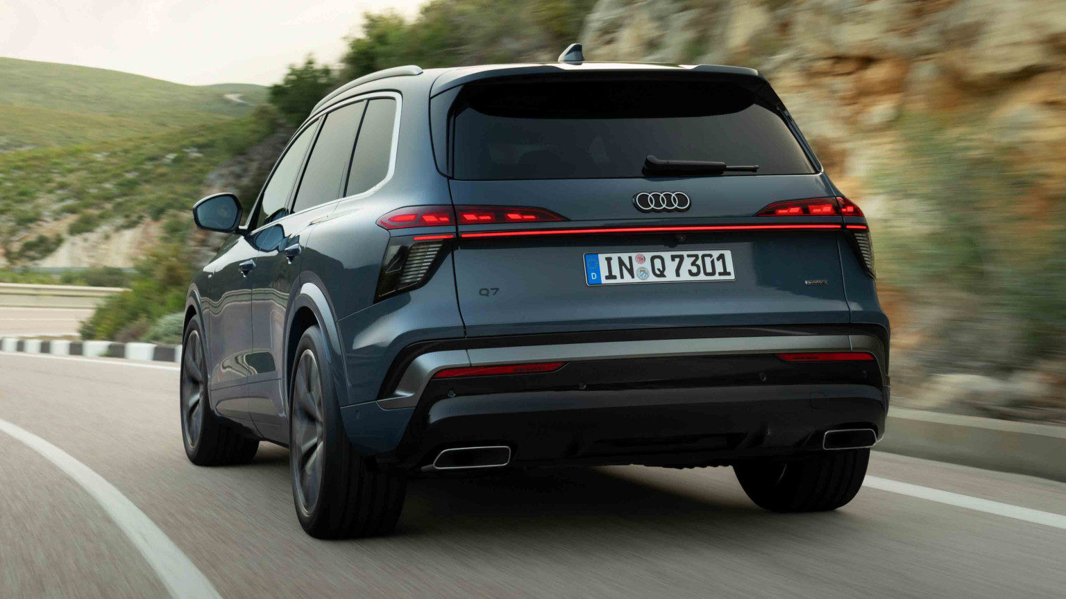 The all-new 3rd-gen Audi Q7 is the first Audi ever with captain seats ...