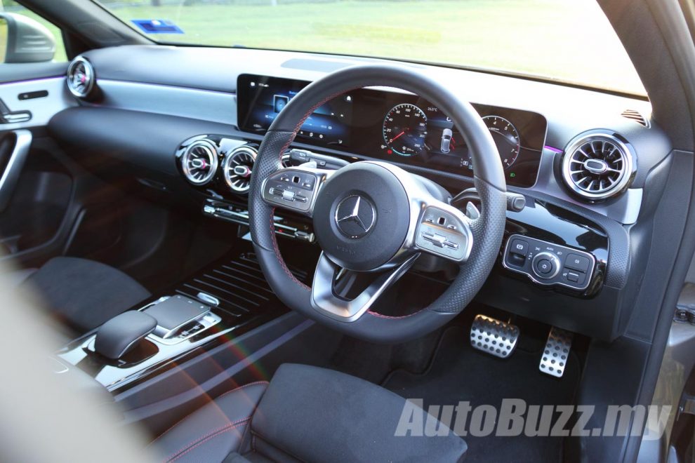 试驾报告: 2019 Mercedes-Benz A250 AMG Line – 科技感超强的钢炮 | AutoBuzz.my 中文