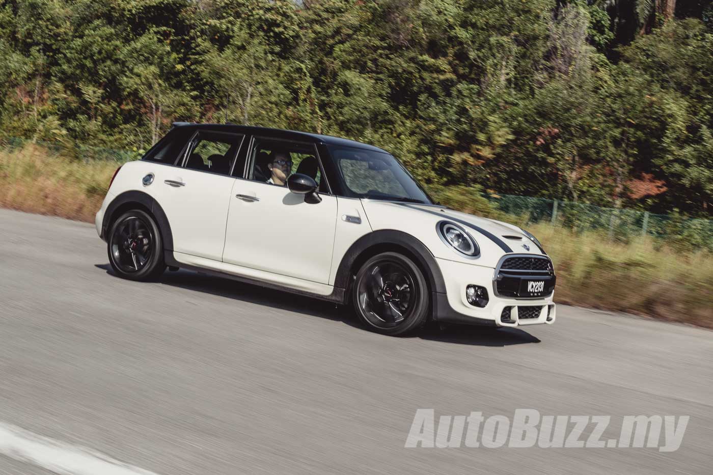 试车报告：2018 MINI Cooper S 5 Door - 多两个门是妥协吗? - AutoBuzz.my 中文