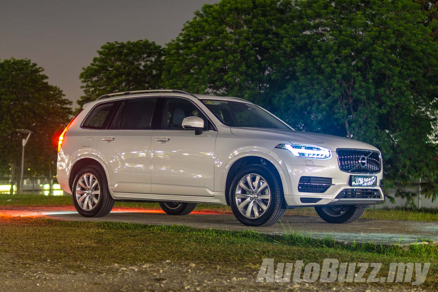 试驾回顾：Volvo XC90，吉利富豪的第一个代表作 - AutoBuzz.my 中文