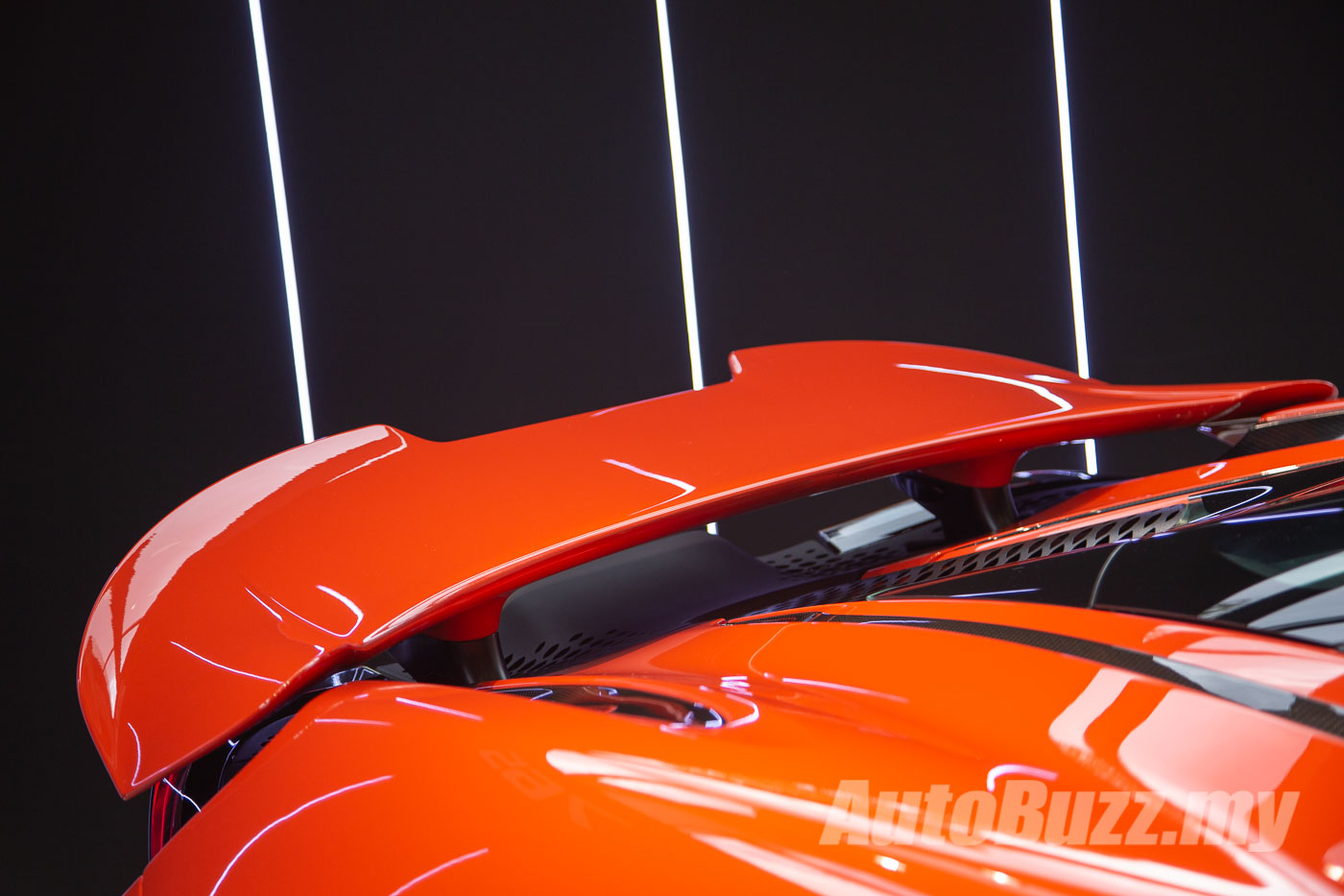 重点配置与参数：为赛道而生的McLaren 765LT大马上市了！ | AutoBuzz.my 中文