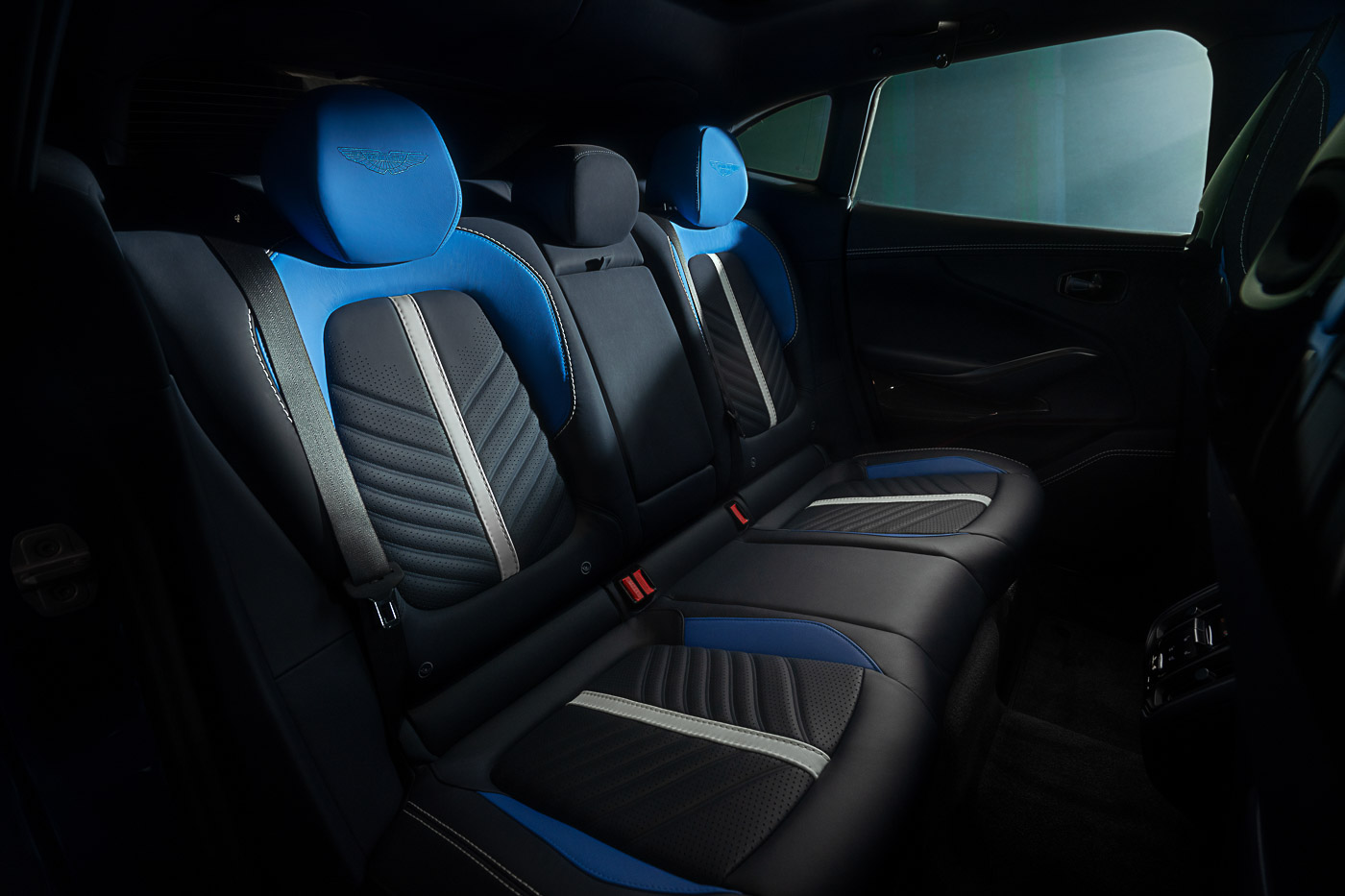全新Aston Martin DBX707如今是全世界做强动力超豪华SUV - AutoBuzz.my 中文
