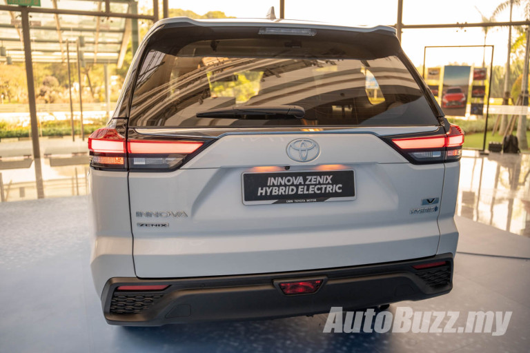 2023 Toyota Innova Zenix在大马发布- 内燃机和混动等级，从RM165k起跳 - AutoBuzz.my 中文